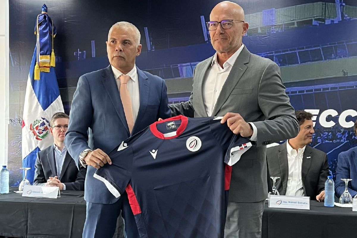 El desconocido vínculo del DT de República Dominicana con Perú