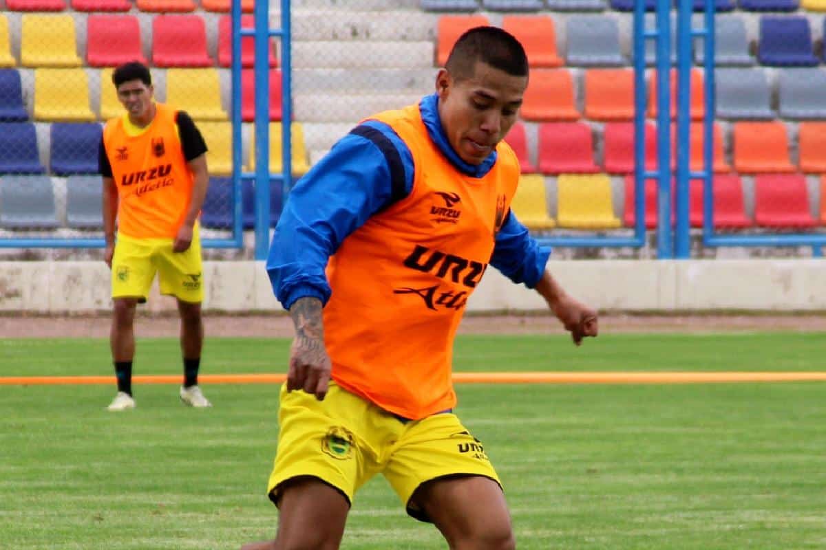 ¿Quién es Carlos Daniel Meza, el delantero ucayalino formado en ...